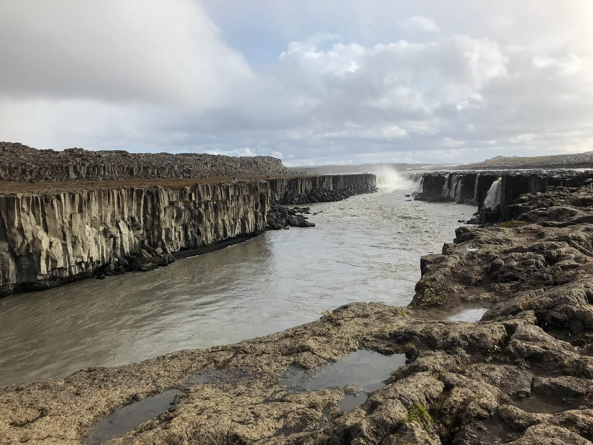 Cascades Islande : un guide des chutes d'eau spectaculaires - Ephemeos