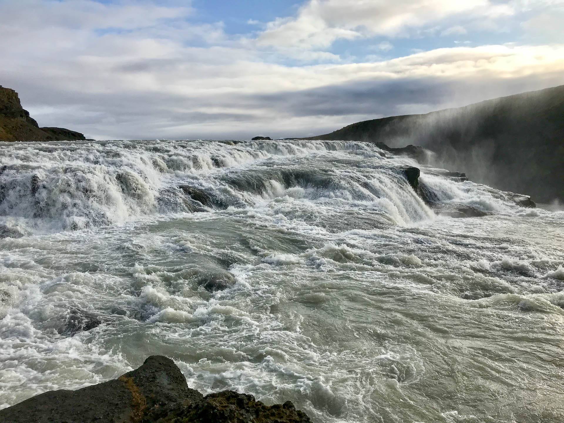 Cascades Islande : un guide des chutes d'eau spectaculaires - Ephemeos